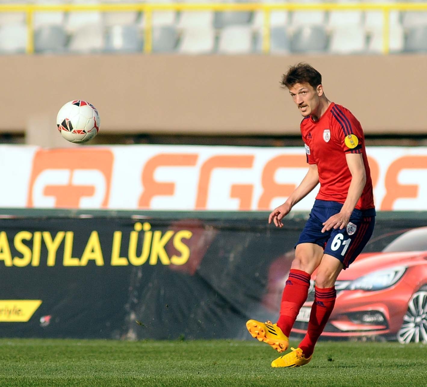 Altınordu'da Emre Kara formayı kaptı - İz Gazete - İzmir Haberleri - Son Dakika Haberler