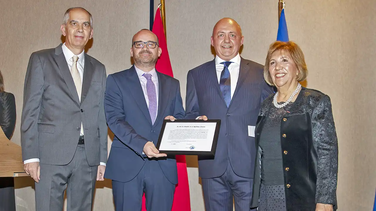 Bernard Arkas, İzmir Fransa Fahri Konsolosu oldu - İz Gazete - İzmir ...