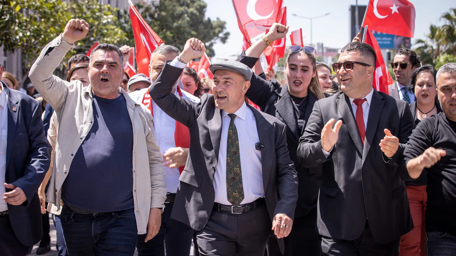 Soyer: Bu otoriter iktidarı oylarımızla devireceğiz - İz Gazete - İzmir ... Soyer: Bu otoriter iktidarı oylarımızla devireceğiz - İz Gazete - İzmir ...