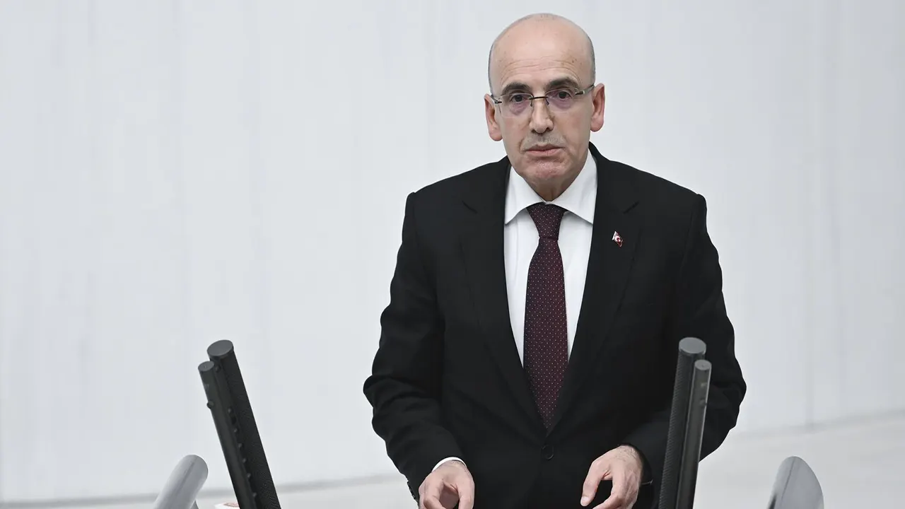 Mehmet Şimşek'in sözleri Meclis'i karıştırdı: Neden çifter çifter vergi ...