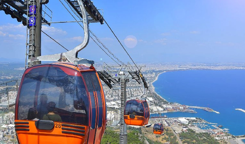 Antalya’da feci kaza: İçinde yolcu olan teleferik kabini metrelerce ...